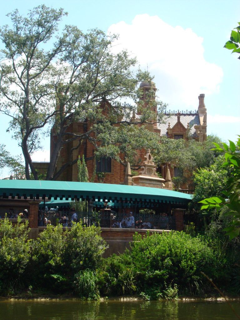 WDW Haunted Mansion Interactive Queue - The Horror of Being Emily